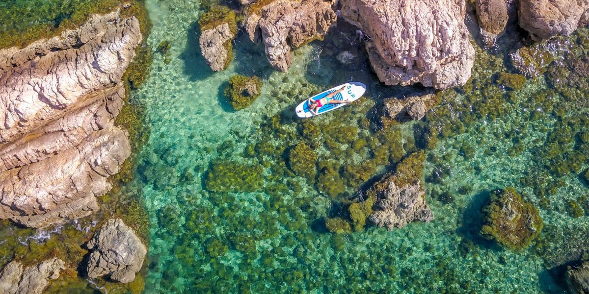 Best paddle boarding spots on the Côte d’Azur – The Raven Around The World